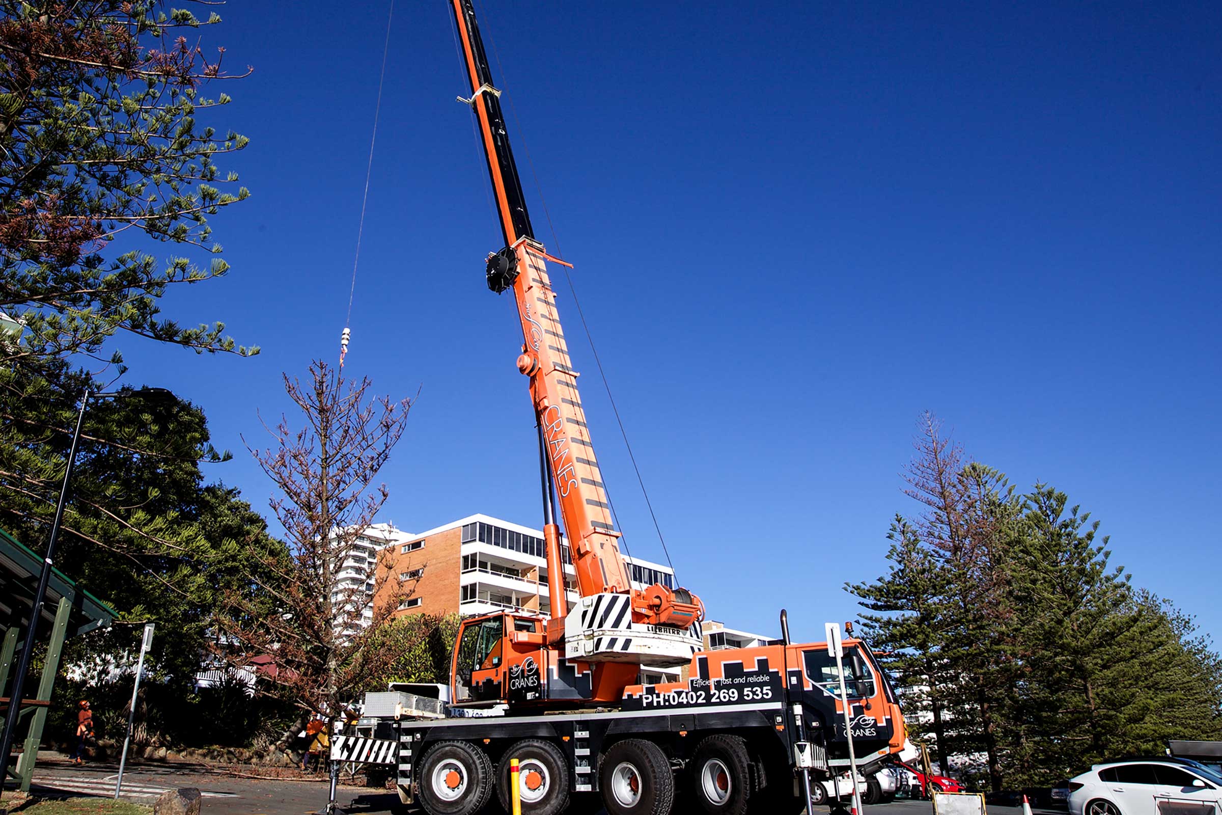 80T - ALL TERRAIN CRANE